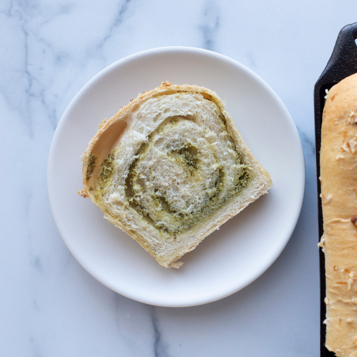 Pesto Swirl Loaf – Lodge Cast Iron