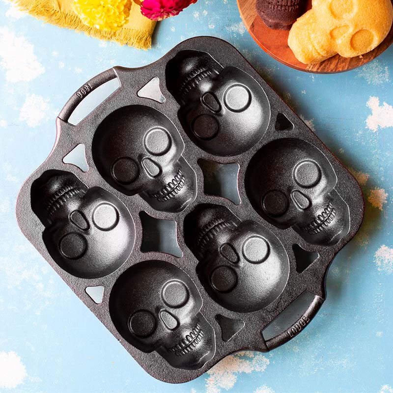 Cast Iron Skull Mini Cake Pan 31 x 27cm – Lodge Cast Iron